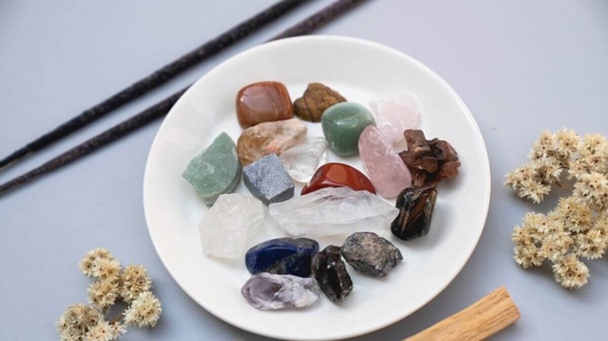 Unlocking Abundance: A Guide to Selecting the Perfect Wealth Crystals ...