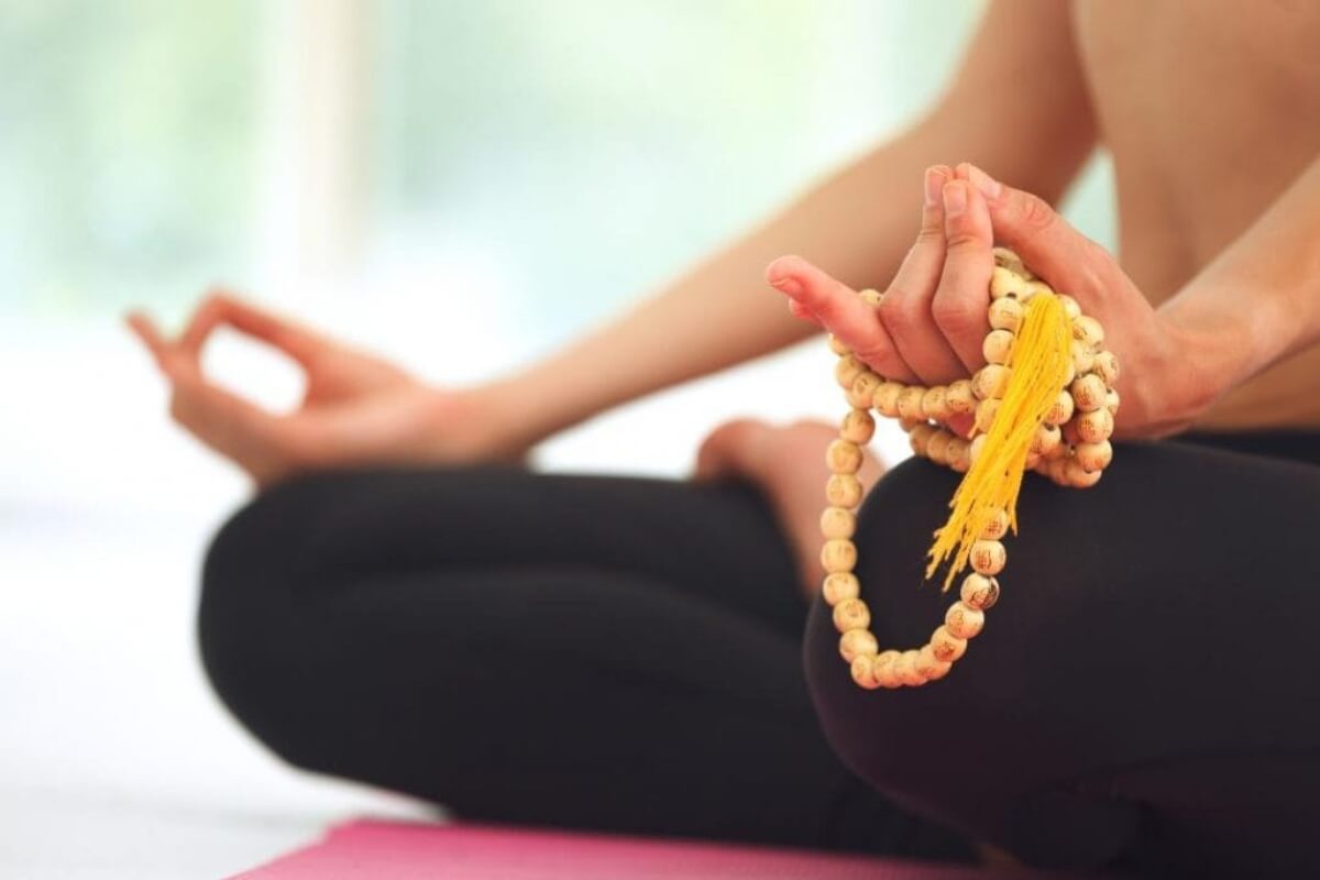 The Complete Mala Meditation Guide: Using Your Buddhist Prayer Beads E ...
