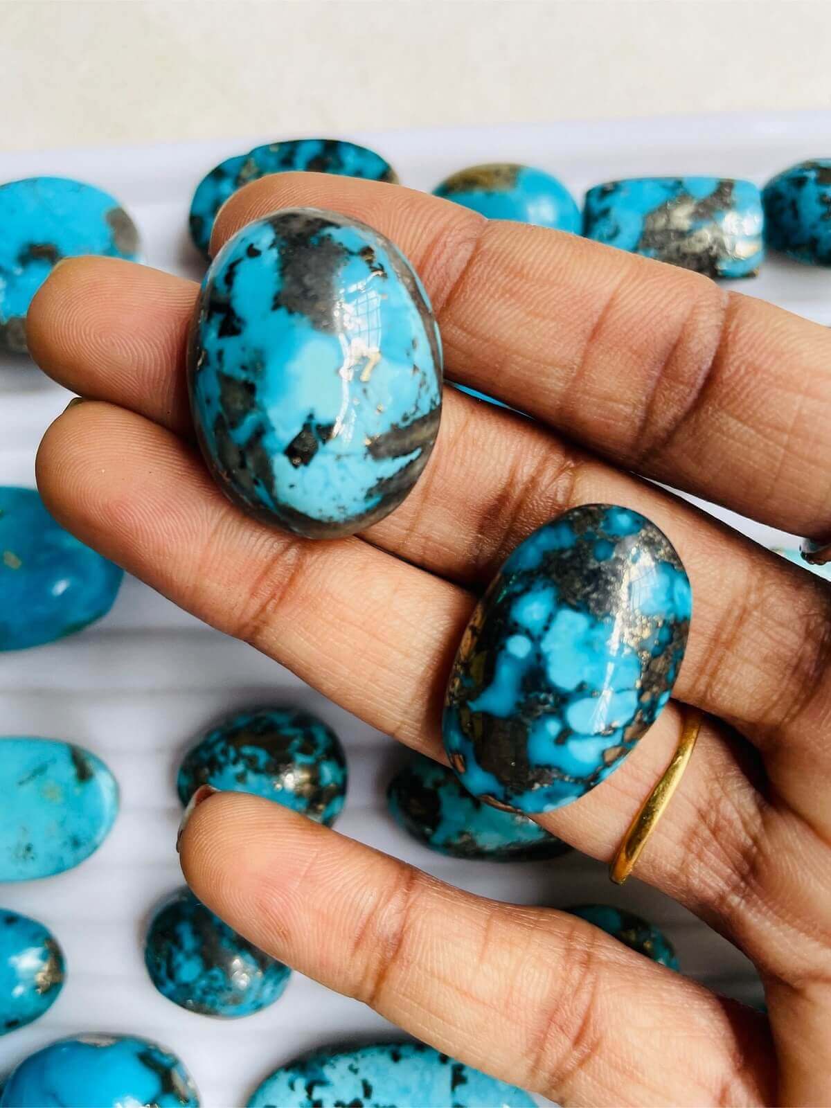 Turquoise crystals are all about the body, healing and nutrition ...